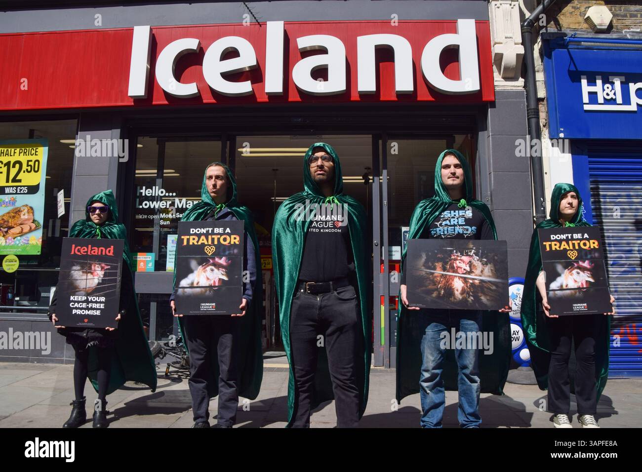 Traitors uk logo hi-res stock photography and images - Alamy