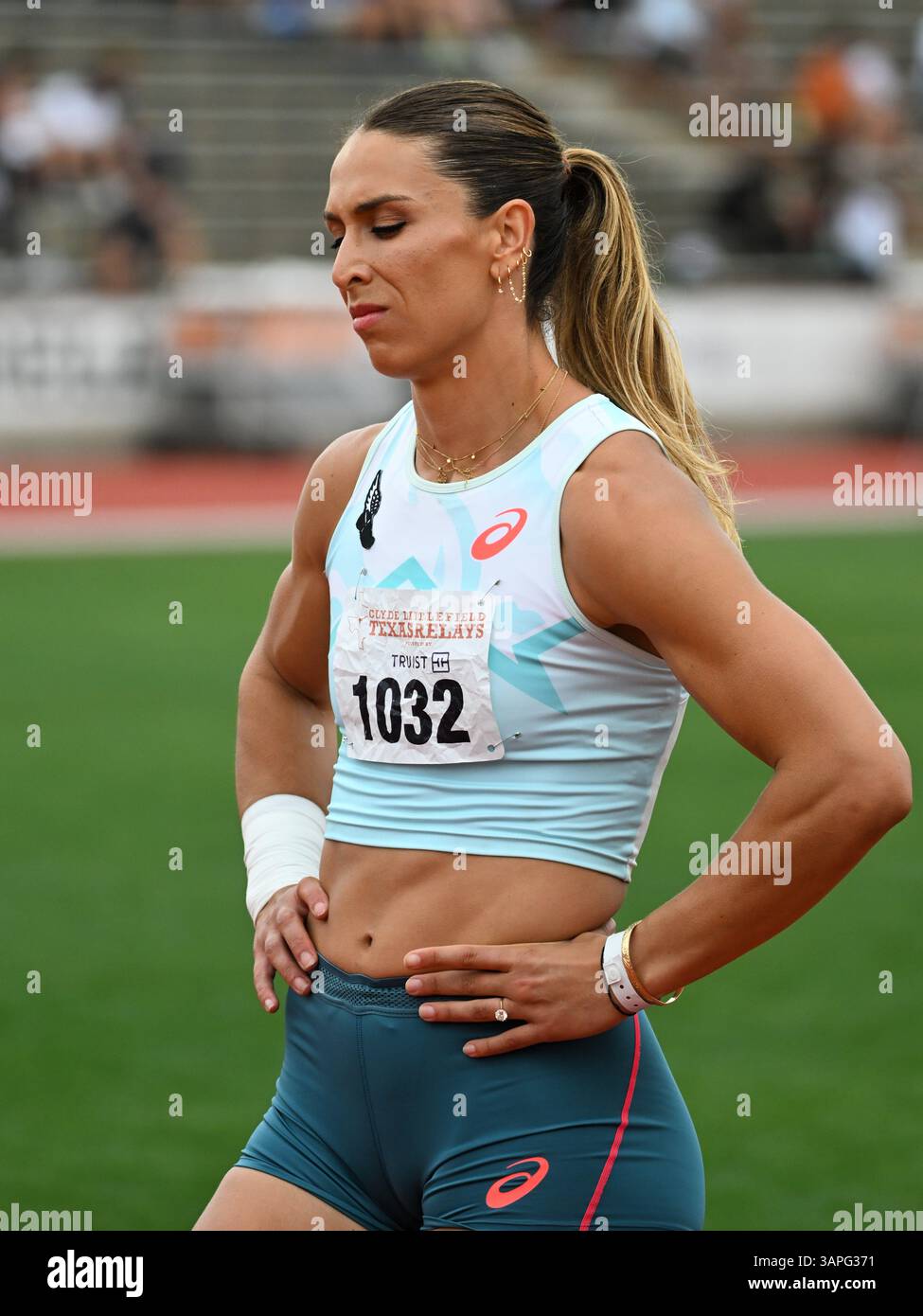 Valarie Allman wins the women's discus in a meet record 218-11 (66.72 ...