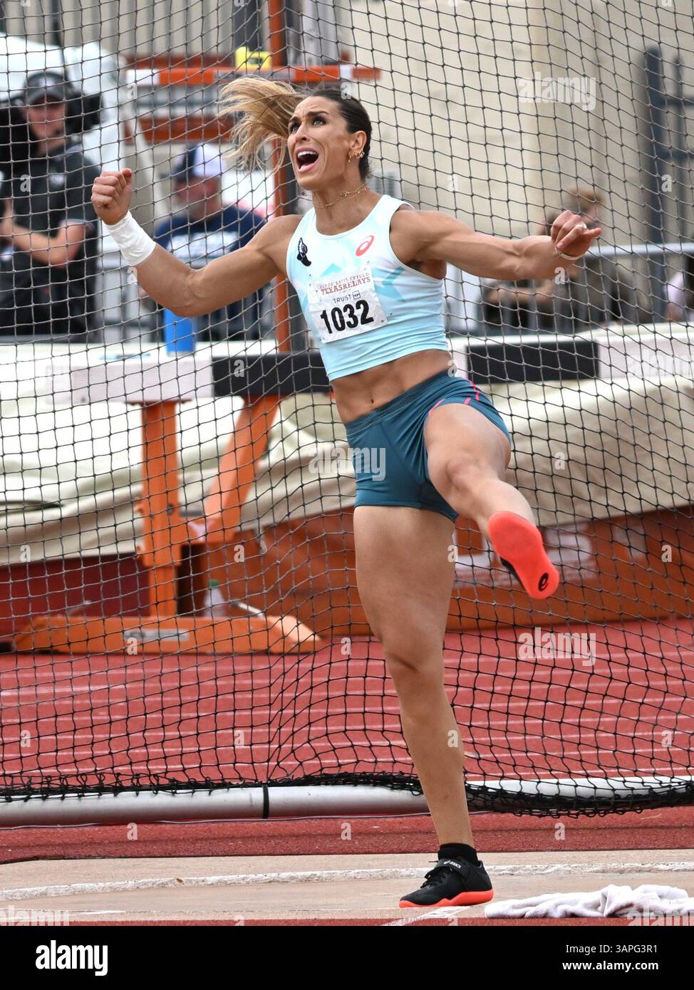 Valarie Allman wins the women's discus in a meet record 218-11 (66.72 ...