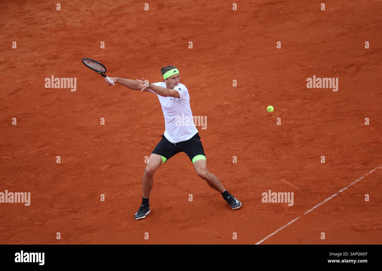 Munich, Germany. 16th Apr, 2025. Tennis: ATP Tour - Munich, Singles, Men, Round of 16, Zverev ...