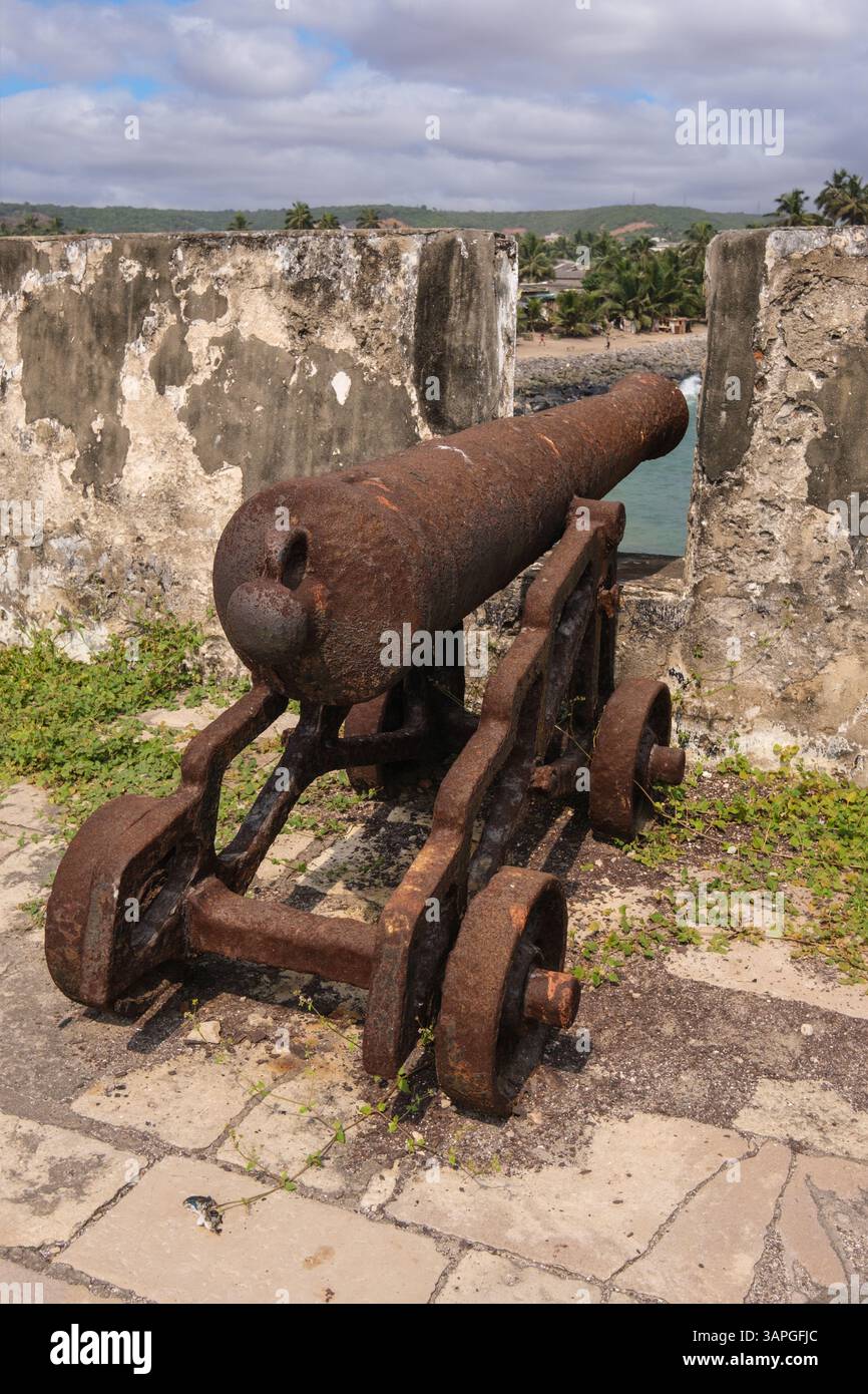 Anomabu, Ghana. Fort William, built 1753 by the British. Cannon Stock ...
