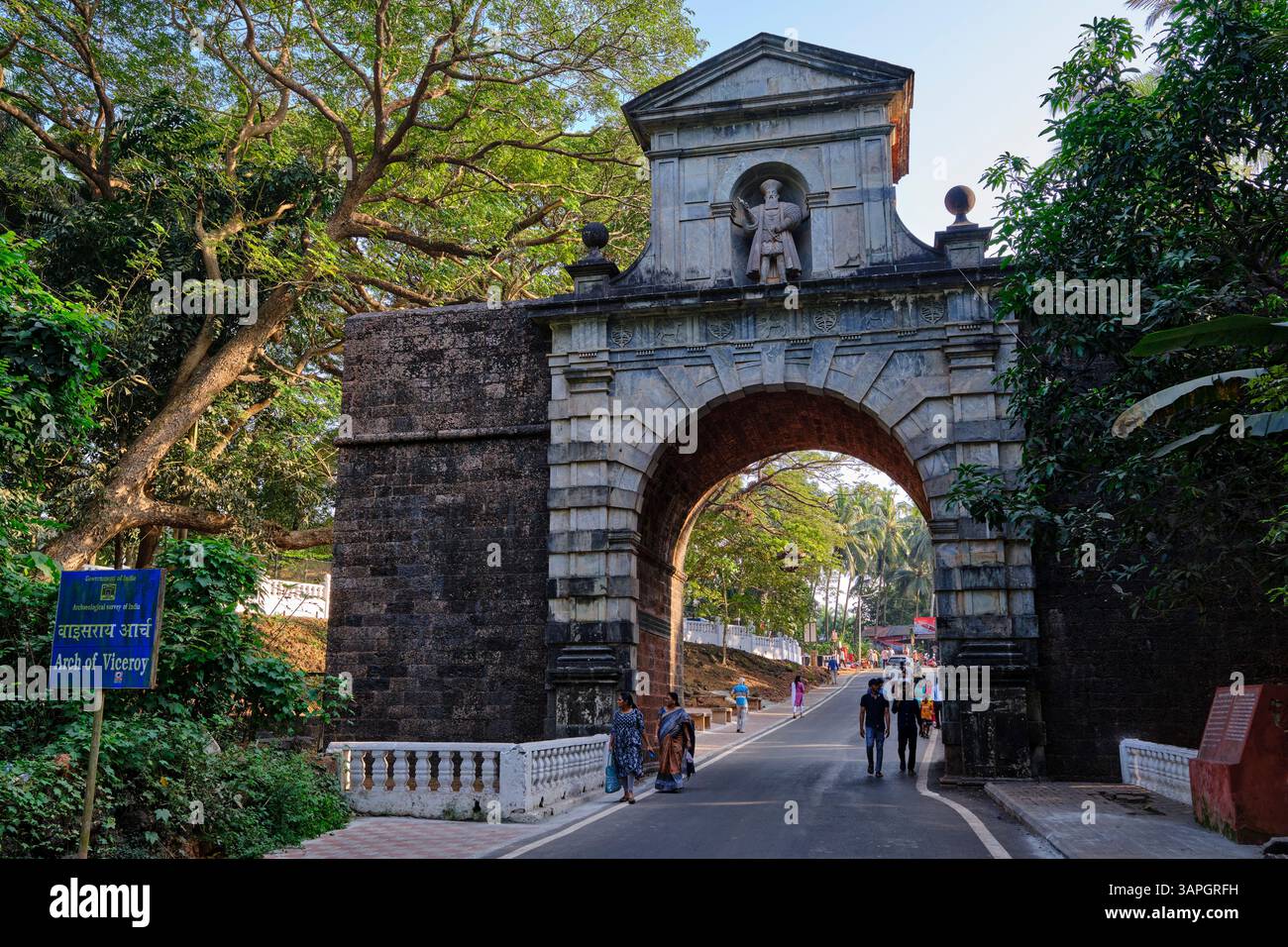 India, state of Goa, Old Goa (Velha Goa), Viceroys Arch Stock Photo - Alamy
