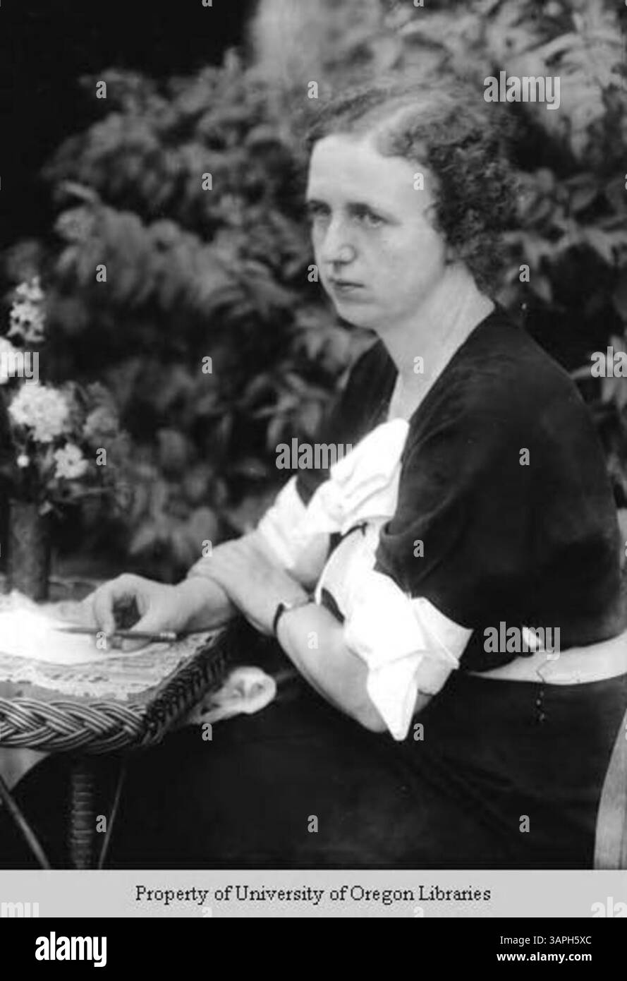 This photograph is part of the Doris Ulmann collection and features ...