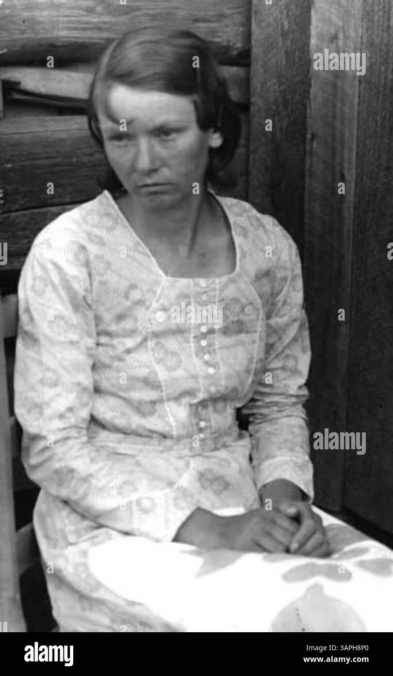 Photograph of Mary Willmott, a spinner, weaver, and quilter, captured ...