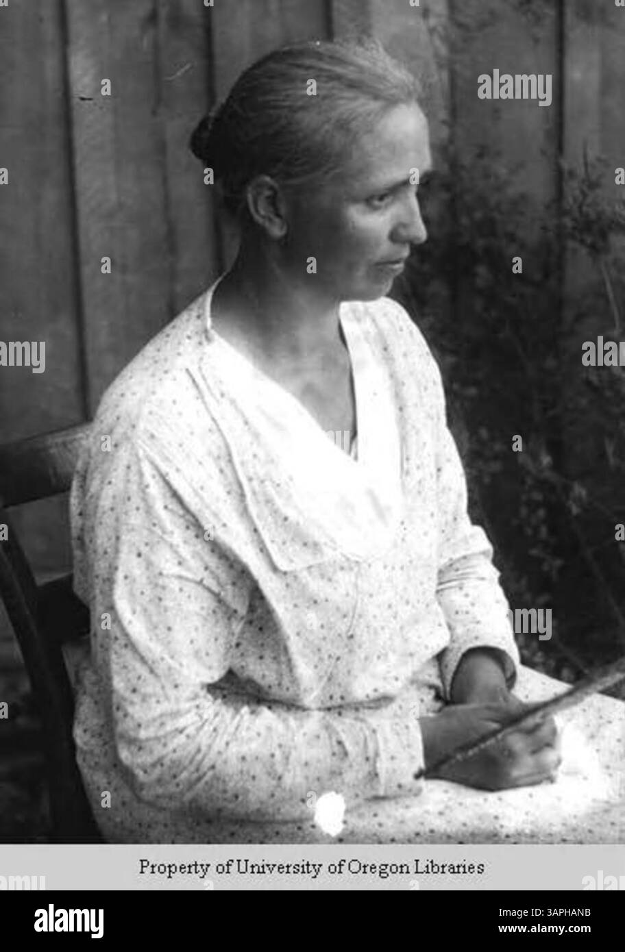 This photograph, from the Doris Ulmann collection, portrays a woman ...