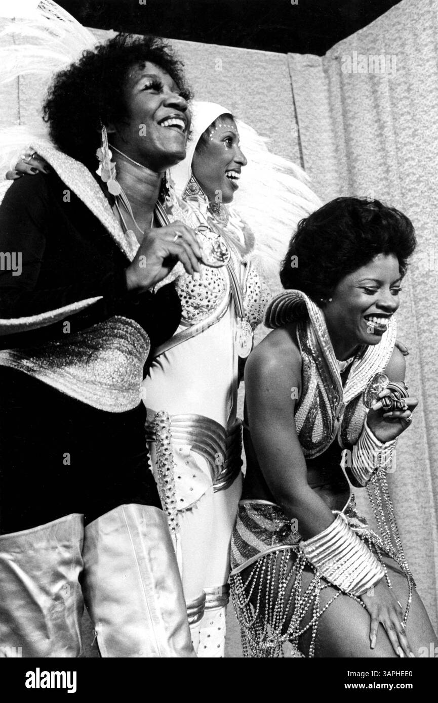 1975 rock music awards Black and White Stock Photos & Images - Alamy