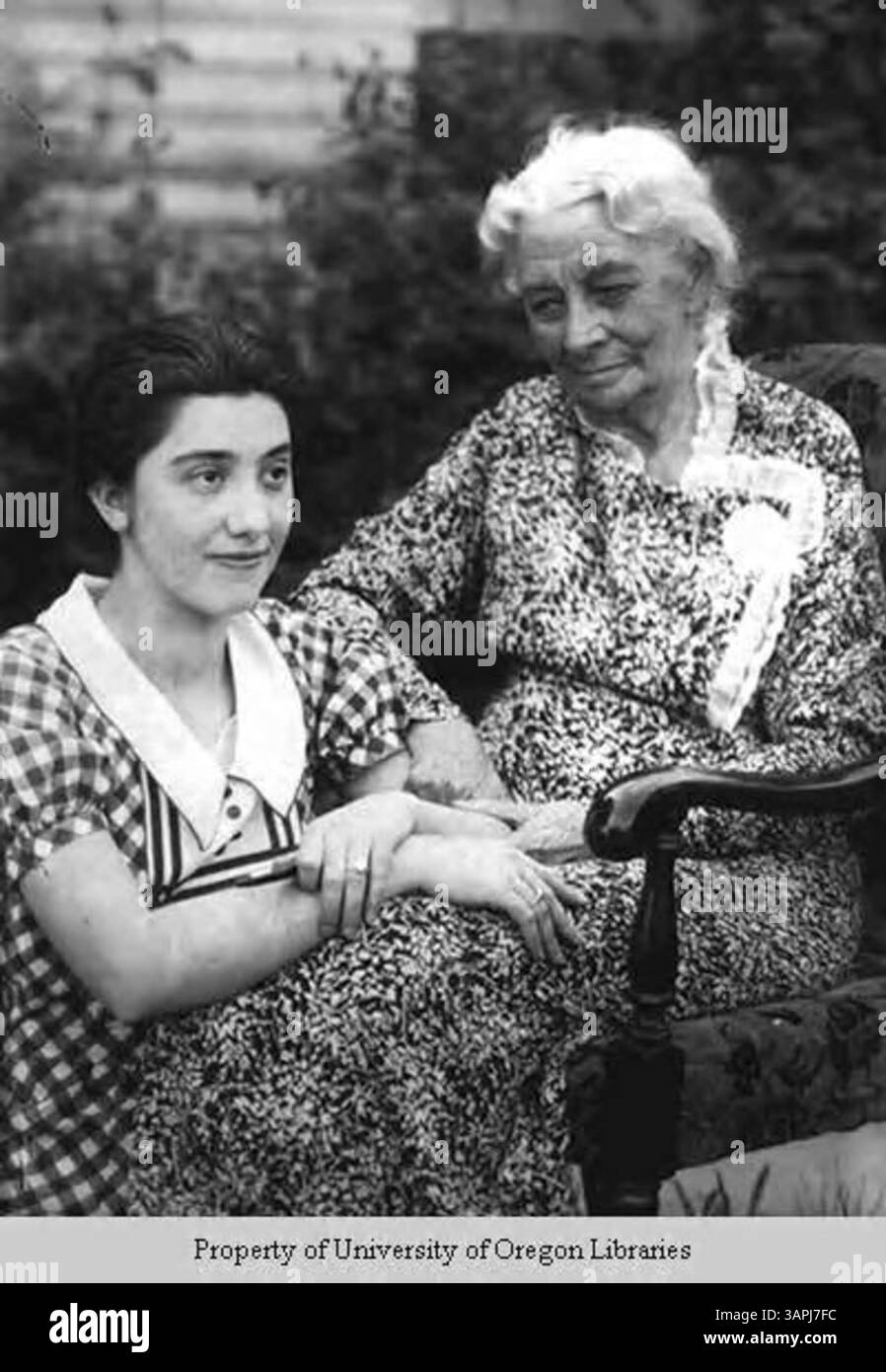 This photograph, housed in the University of Oregon Libraries, shows ...