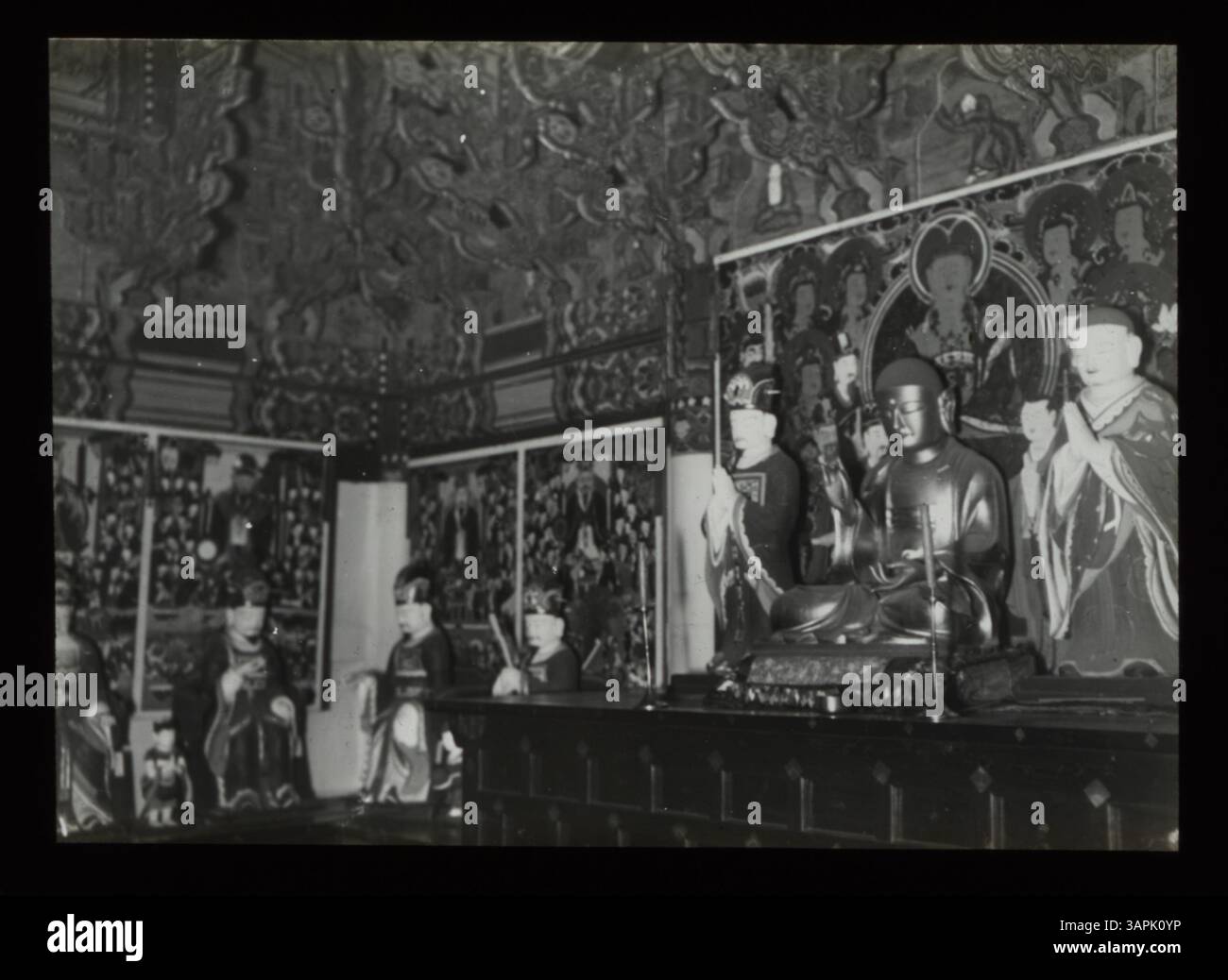 This 1915 photograph by Gertrude Bass Warner depicts the interior of ...