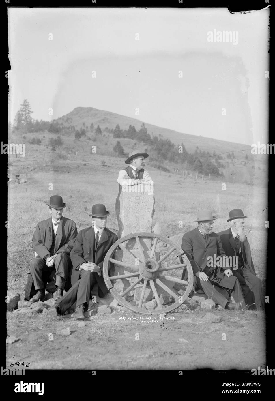 This photograph, held at the University of Oregon Libraries, features ...
