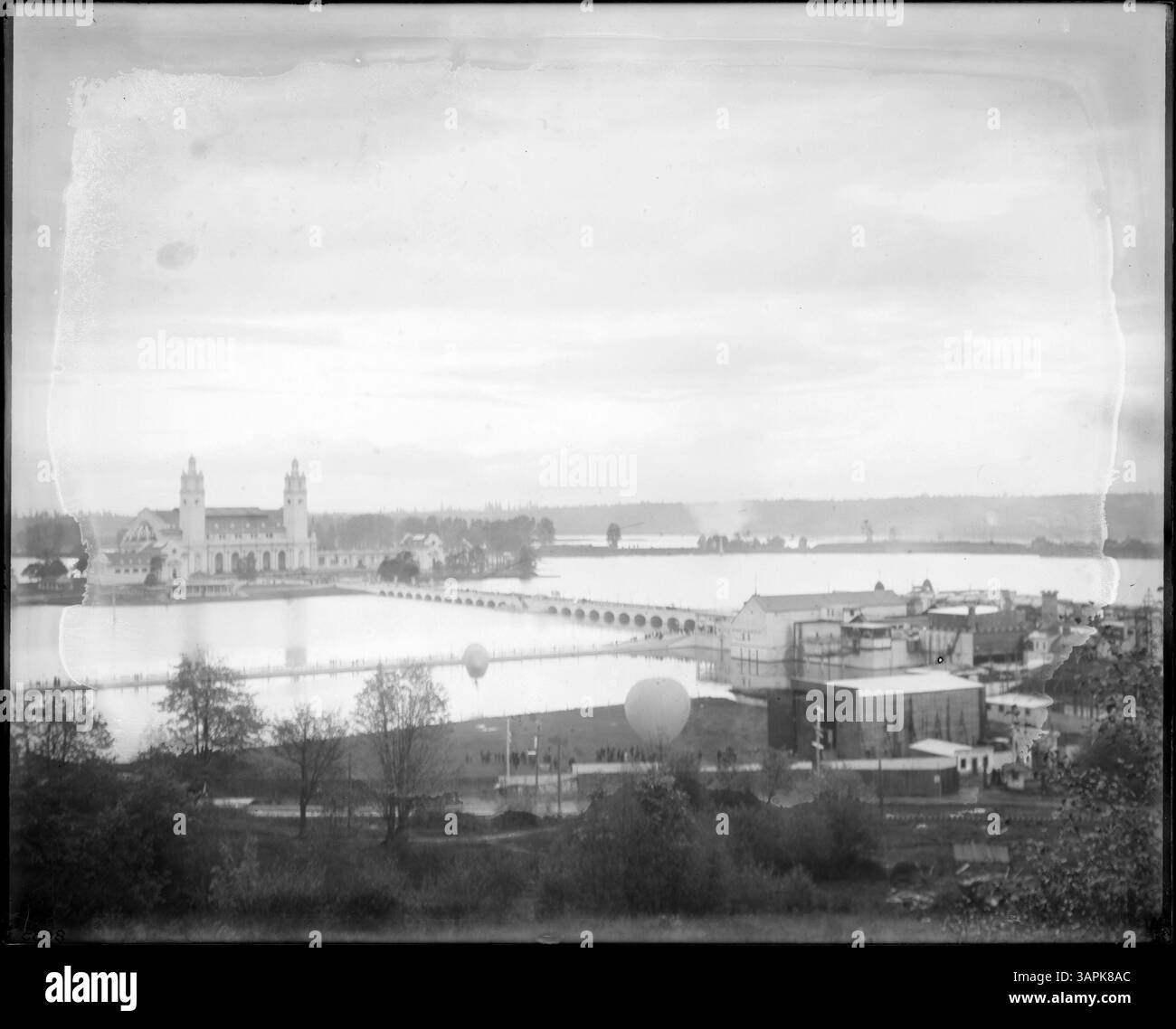 This photograph by Lee Moorhouse, titled PH036 2808, captures a ...