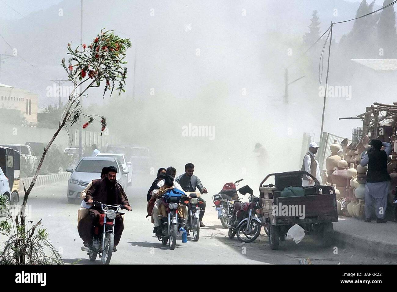 Wreckage road causes dust rise which creates problem for commuters ...