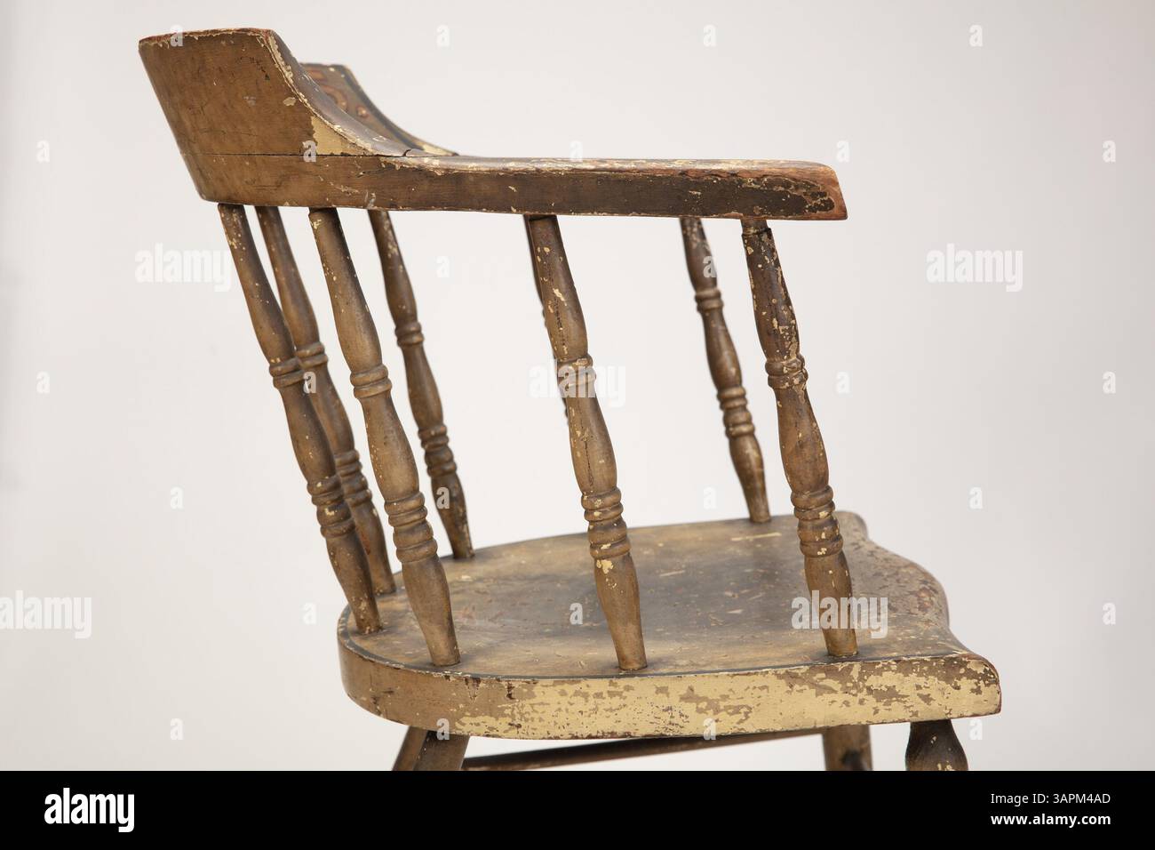 This Windsor style fireman's armchair was crafted for the St. Louis ...