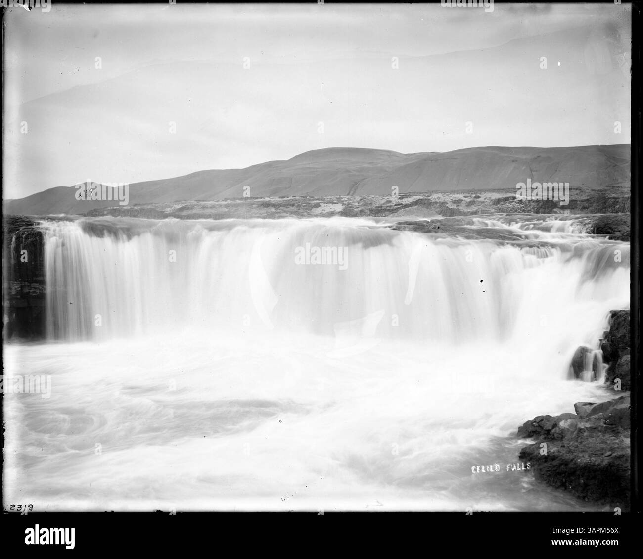 This photograph by Lee Moorhouse shows The Dalles of the Columbia River ...