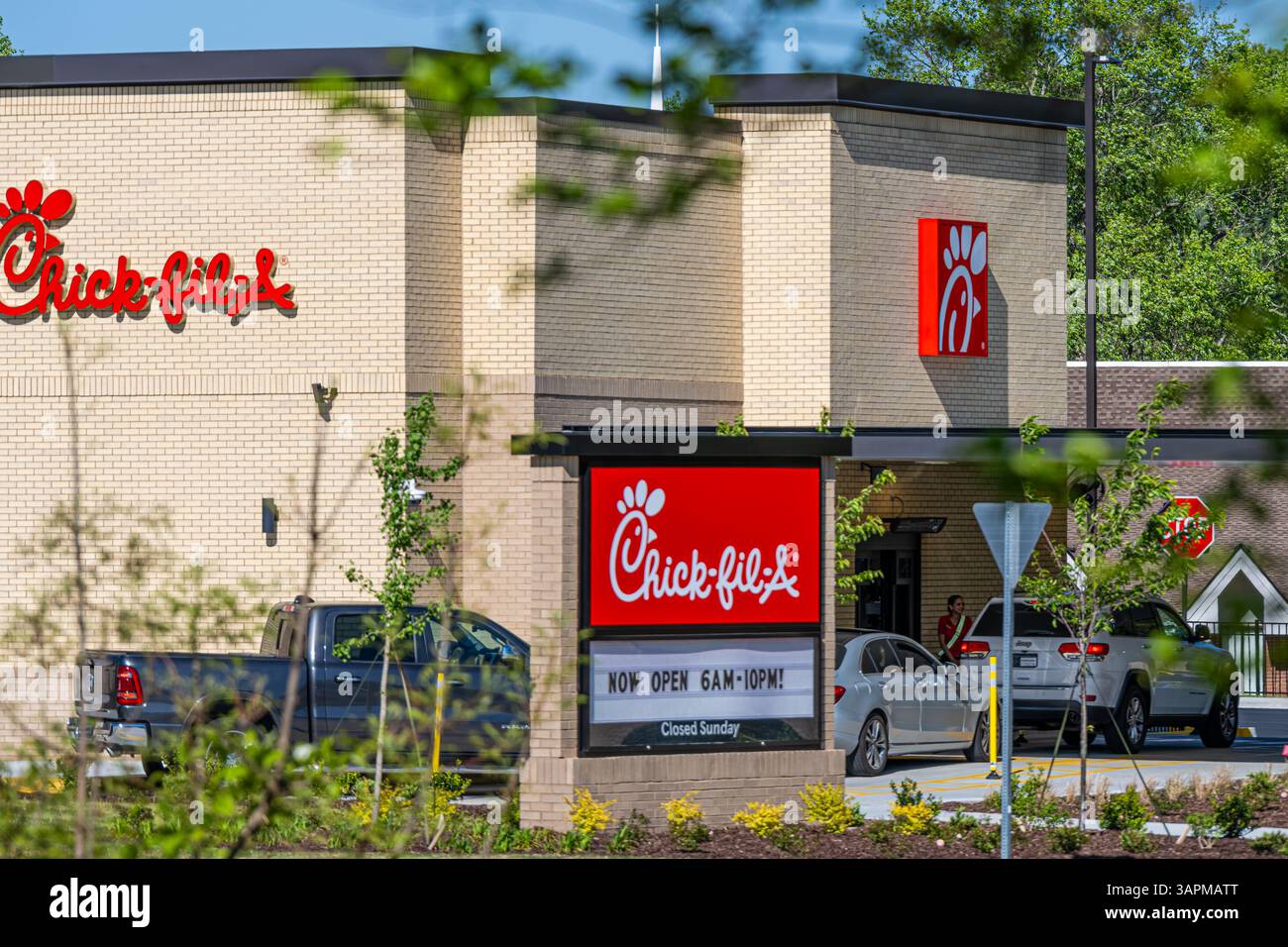 Drive thru customers at a busy Chick-fil-A restaurant in Snellville ...