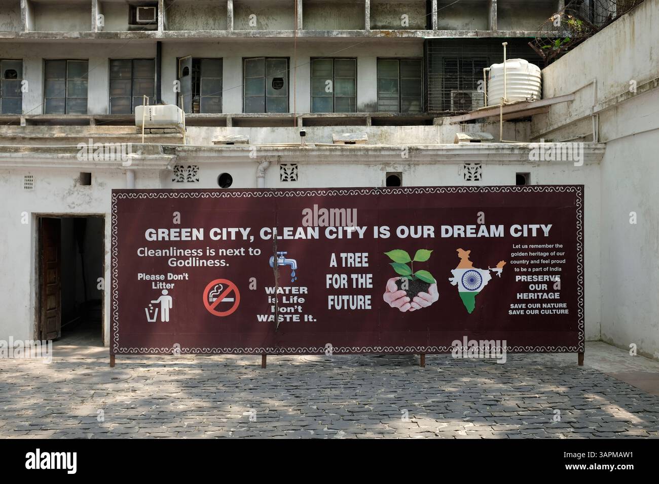 Clean City, Green City sign, Kolkata, West Bengal India Stock Photo - Alamy