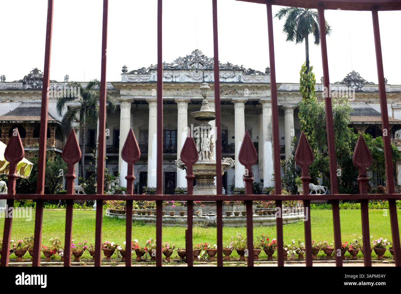 Marble palace calcutta hi-res stock photography and images - Alamy