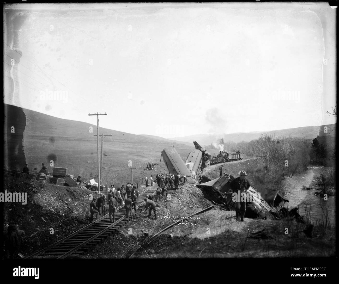 PH036 2121 by Lee Moorhouse shows the wreck of engine no. 215 of the O ...