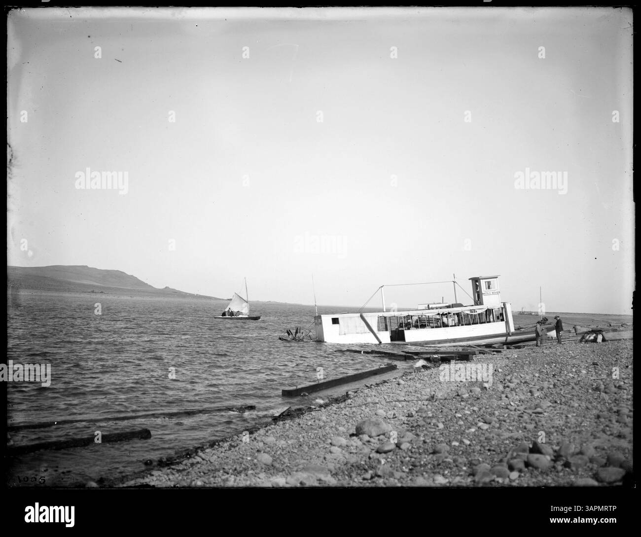 This Lee Moorhouse photograph shows the Mata C. Hover, a stern-wheel ...