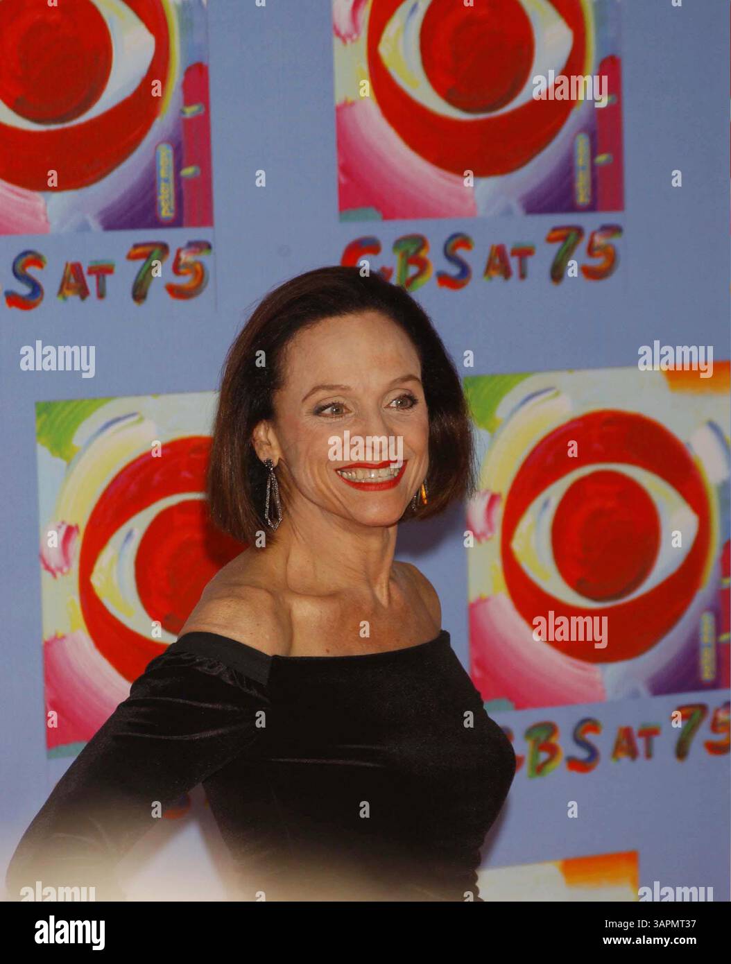 Valerie harper cbs at 75 hi-res stock photography and images - Alamy
