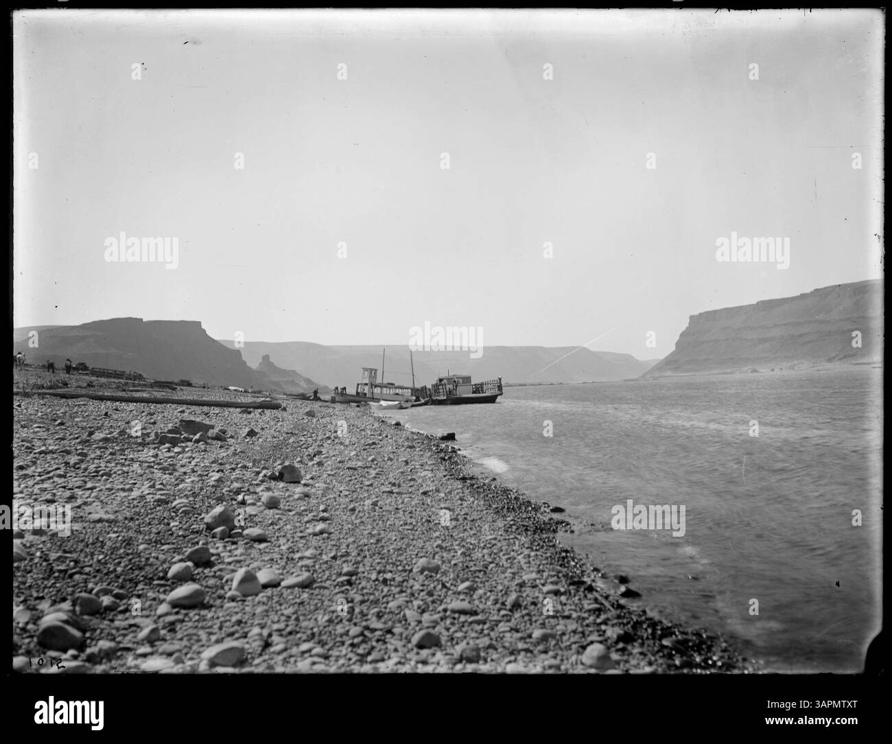 The Mata C. Hover, a stern-wheel, gas engine powered Columbia River ...