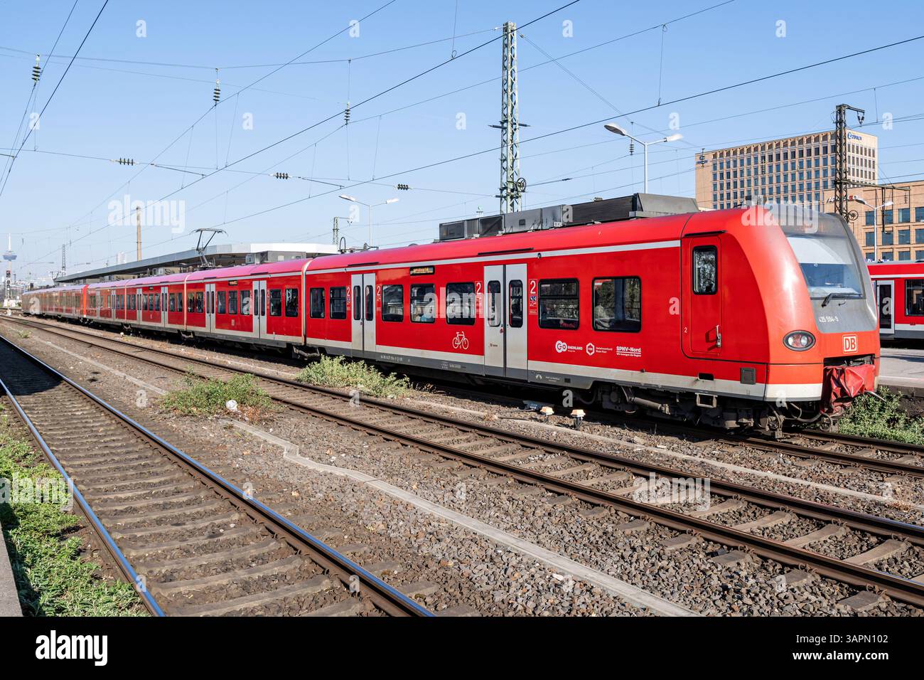 DB Regio train at Cologne Messe/Deutz railway station Stock Photo - Alamy