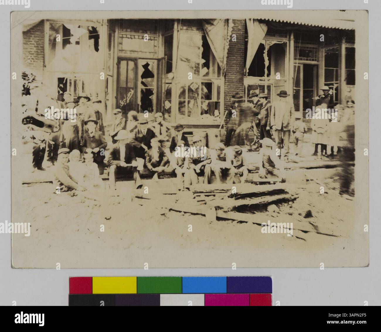 The image titled 'PH037 b239 096r (recto)' appears to feature Scoffins ...