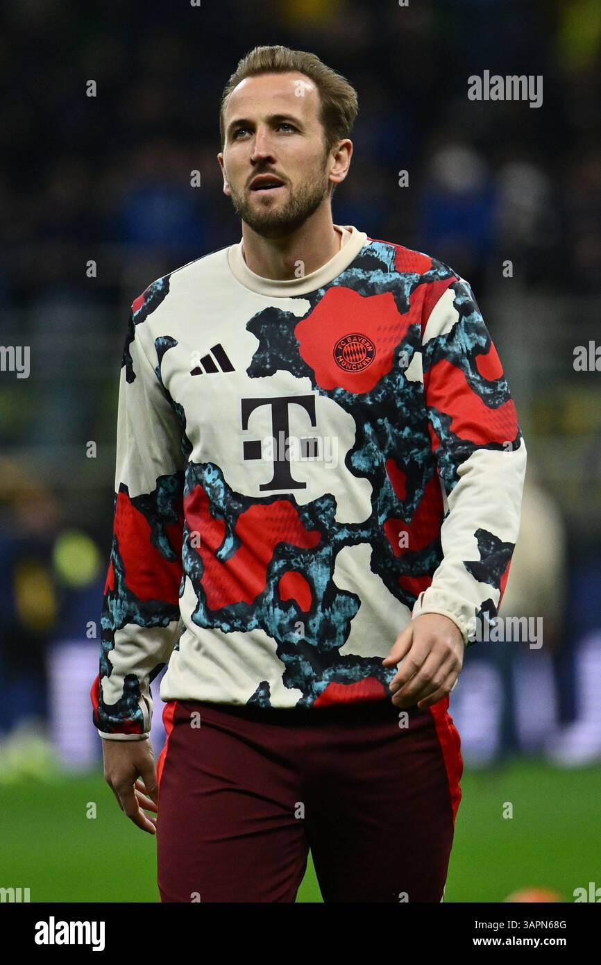 Milan, Italy. 16th Apr, 2025. Harry Kane of F.C. Bayern Munchen during warm up prior the match ...