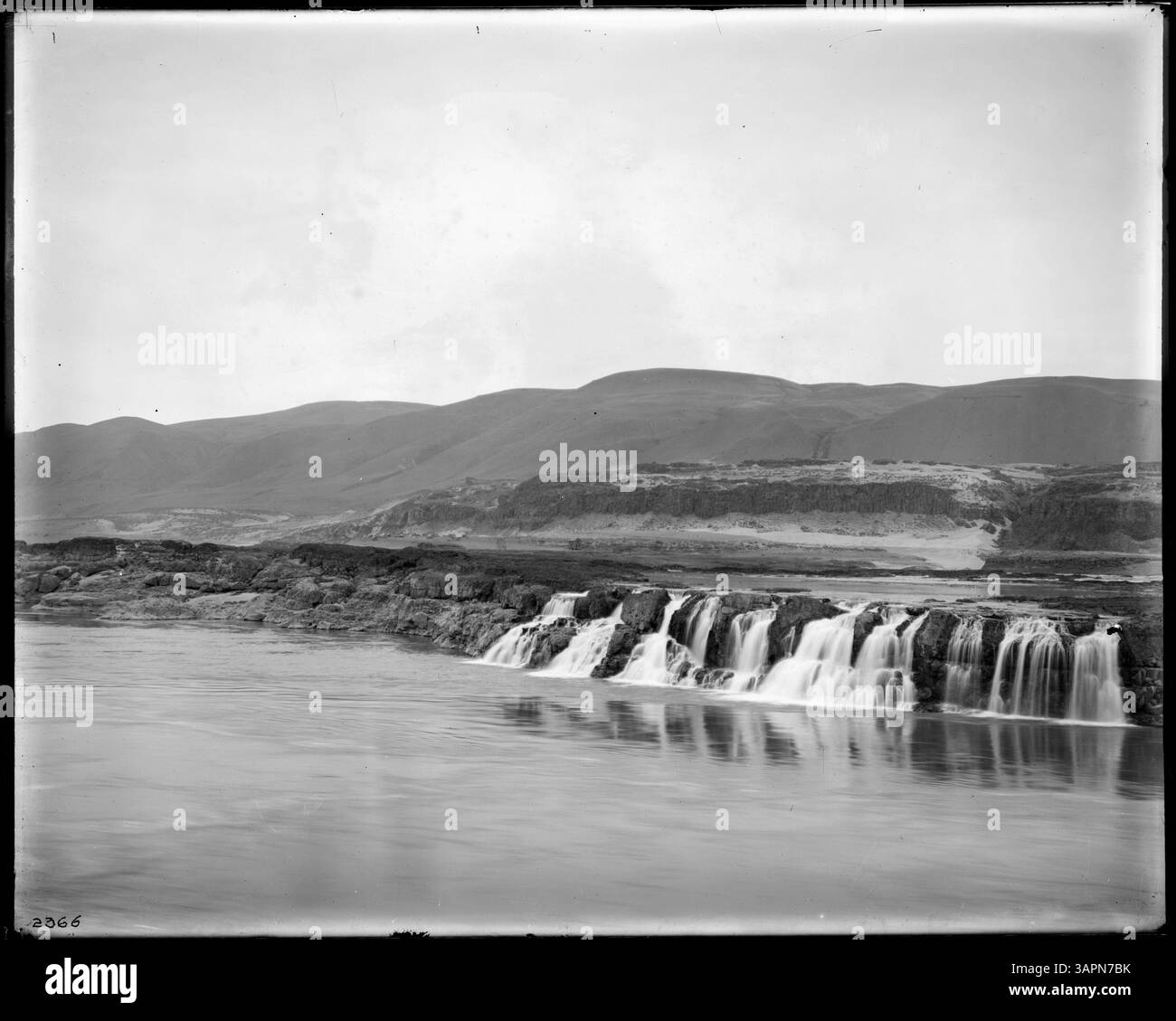 A Lee Moorhouse photograph depicting the Columbia River at Celilo ...
