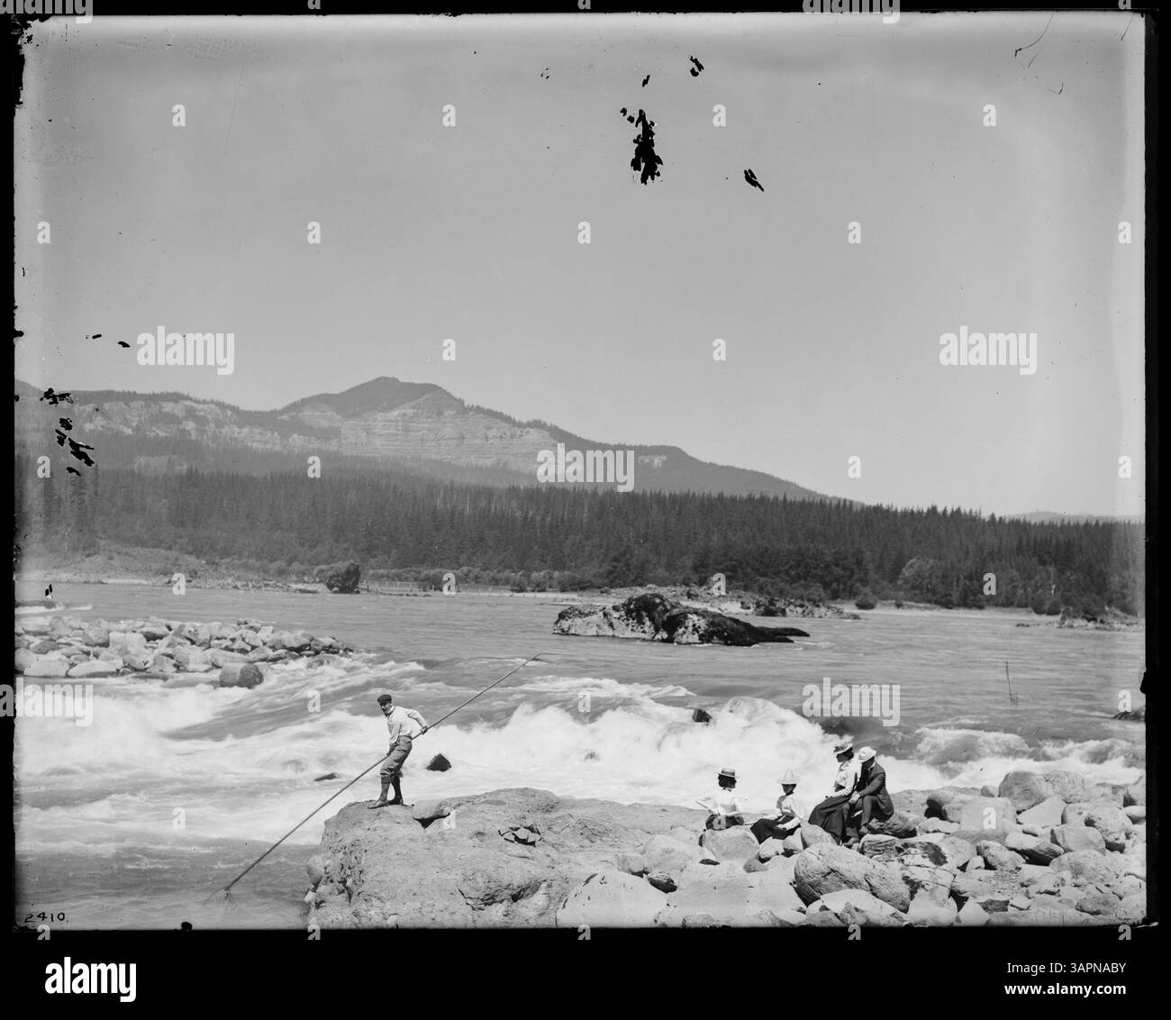 This photograph by Lee Moorhouse captures the Bridge of the Gods over ...