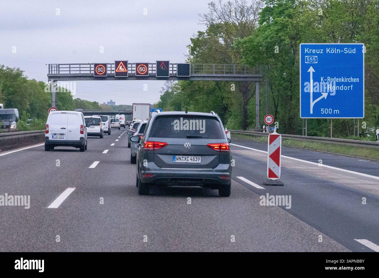 Viel Verkehr auf den Autobahnen um die Ostertage 16.04.2025: , Autobahn ...