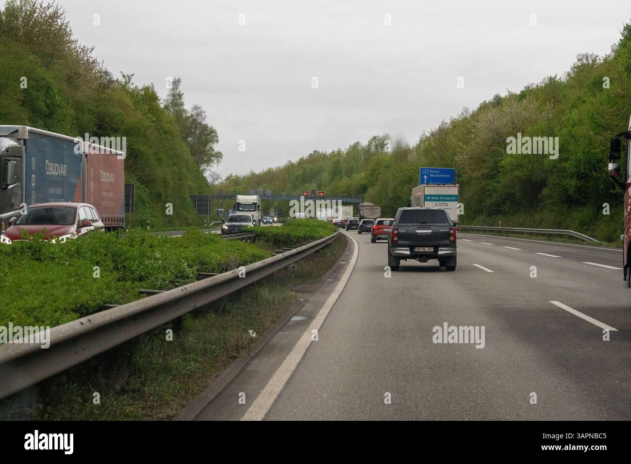 Viel Verkehr auf den Autobahnen um die Ostertage 16.04.2025: , Autobahn ...