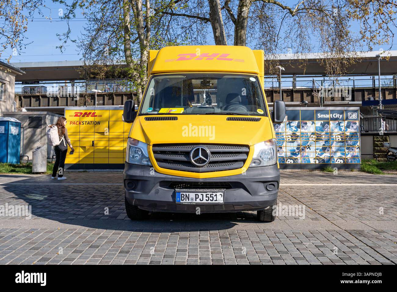 DHL Mercedes-Benz Sprinter van at Packstation Stock Photo - Alamy