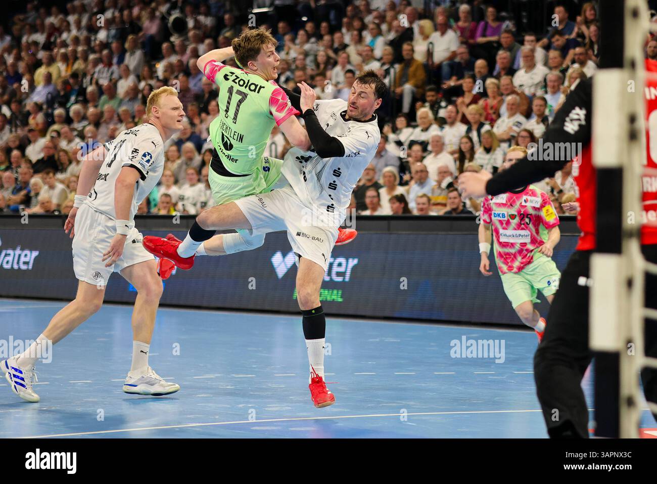 Kiel, Germany. 16th Apr, 2025. Handball: Bundesliga, THW Kiel - Füchse ...