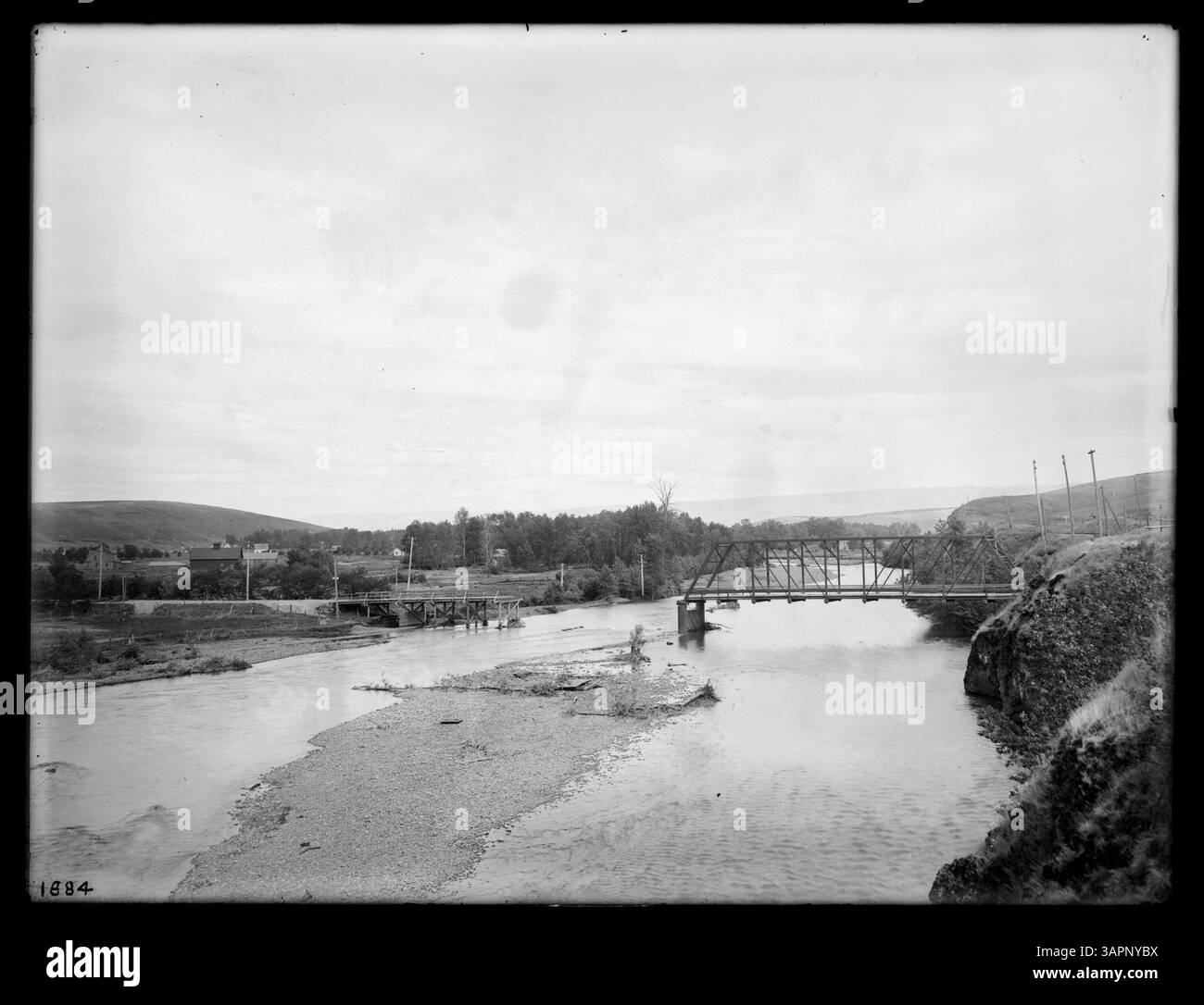 This photograph captures Pendleton during the Umatilla River flood ...