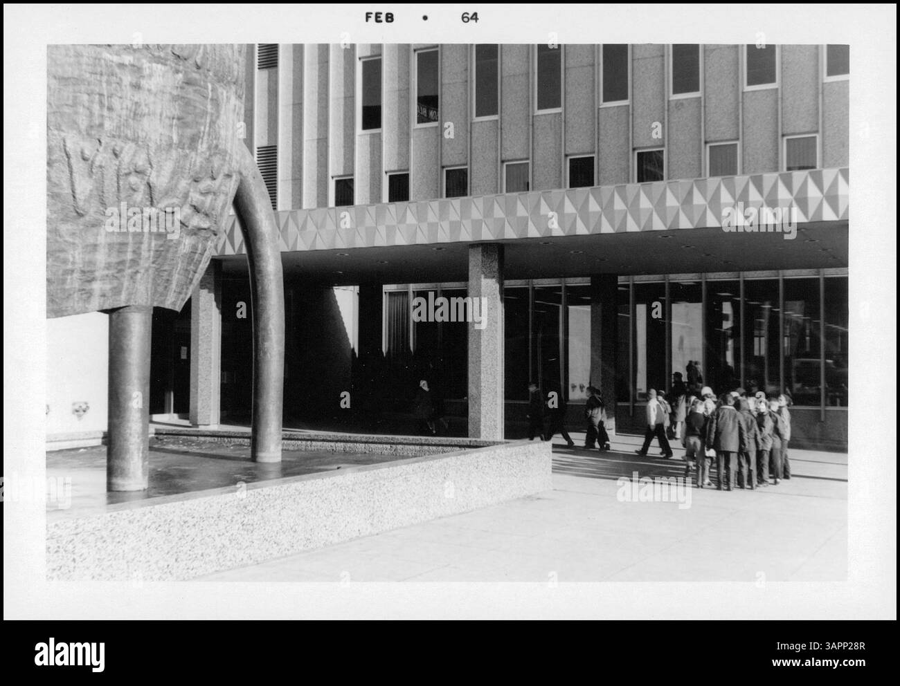This 1963 photograph depicts a class field trip to the Minneapolis ...