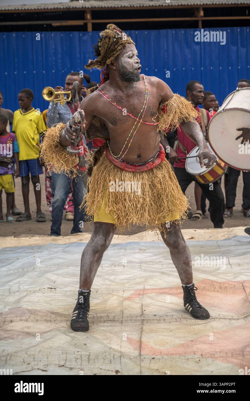 Catch congolais hi-res stock photography and images - Alamy