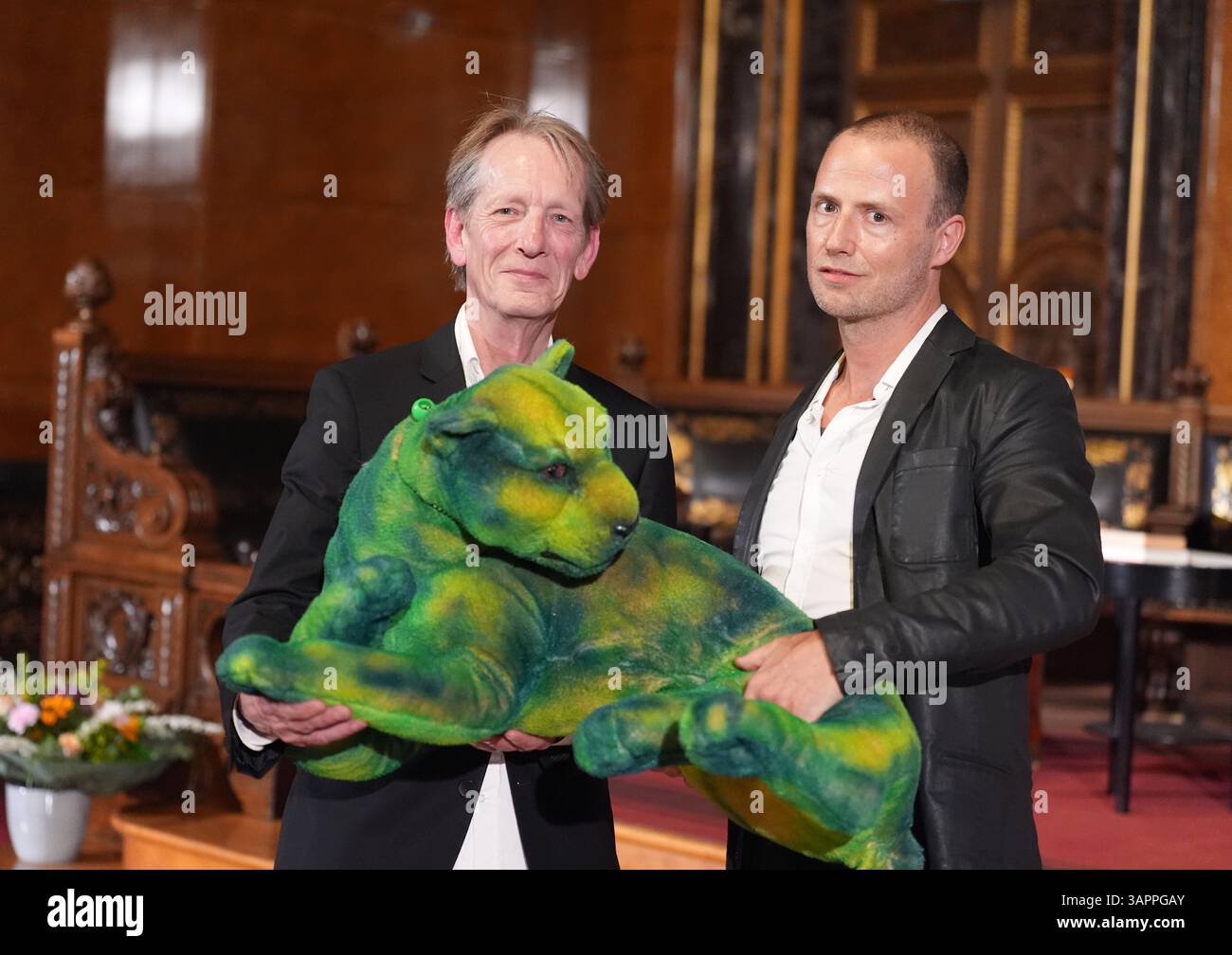 16 April 2025, Hamburg: Alexander Müller-Elsner (l), producer of the ...