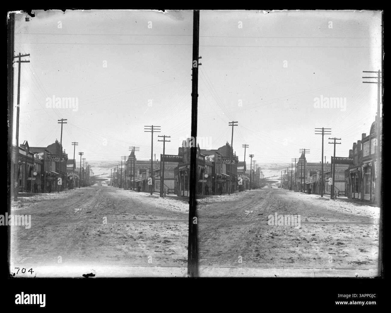 Stereo photograph of Main Street, Pendleton, Oregon, taken by Lee ...
