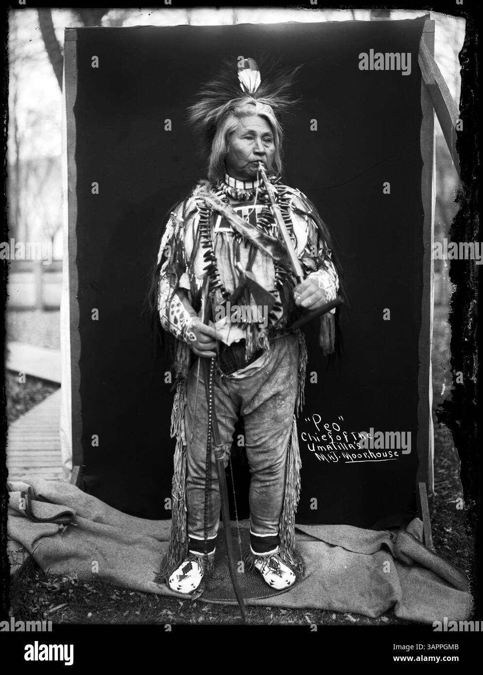 This Lee Moorhouse photograph depicts Chief Peo, a Umatilla tribal man ...