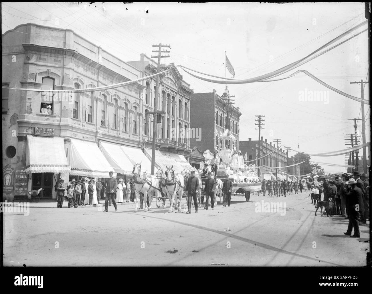 Liberty parade float Black and White Stock Photos & Images - Alamy