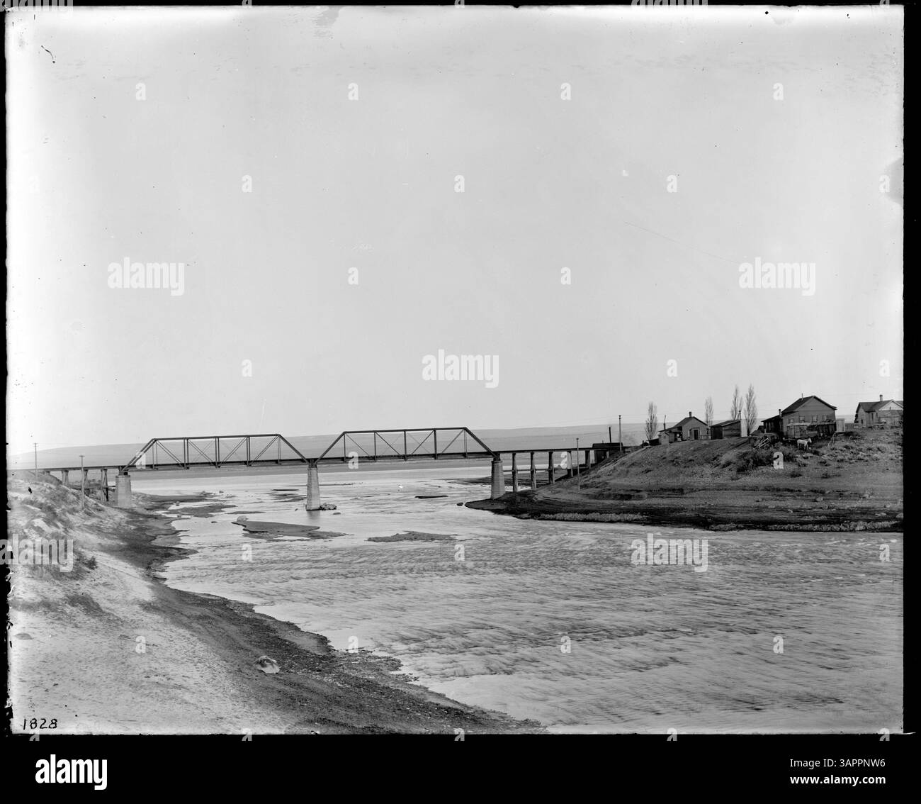 This photograph by Lee Moorhouse captures a moment in Umatilla, Oregon ...
