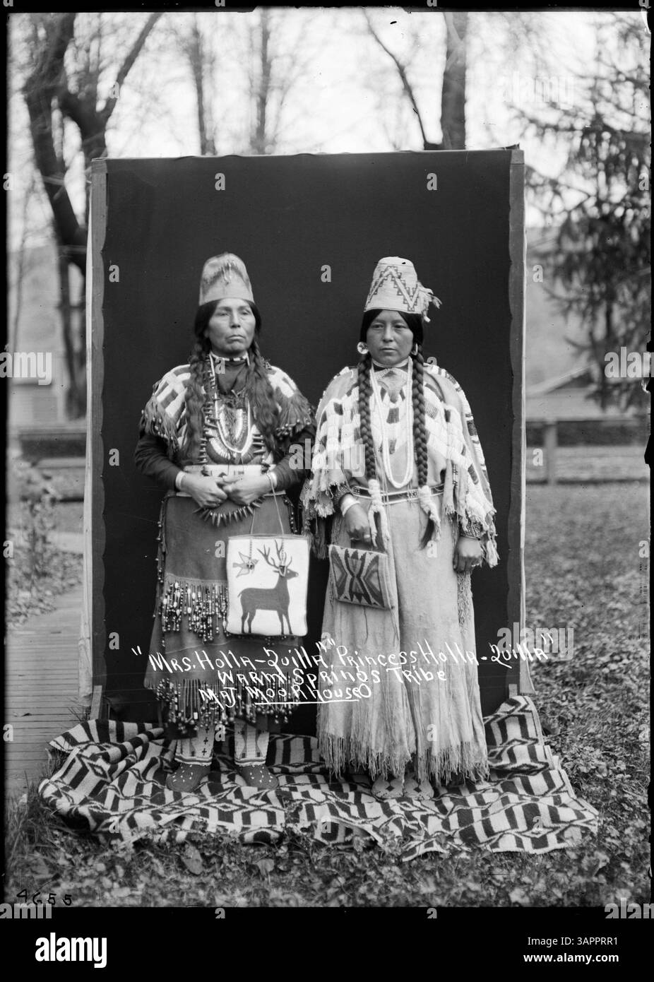 Photograph by Lee Moorhouse depicting Mrs. Holli-quilla and her ...
