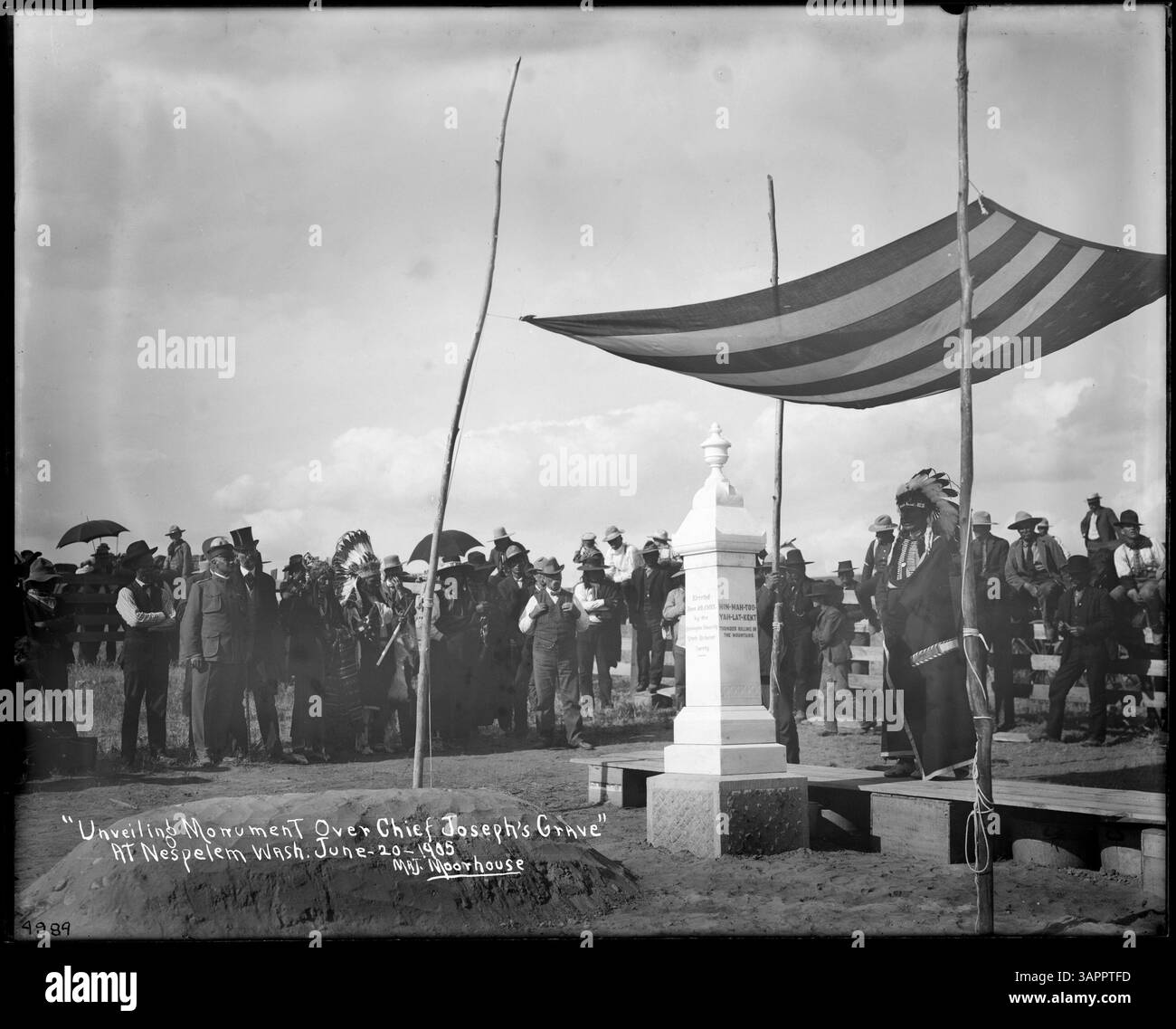 Chief josephs grave hi-res stock photography and images - Alamy