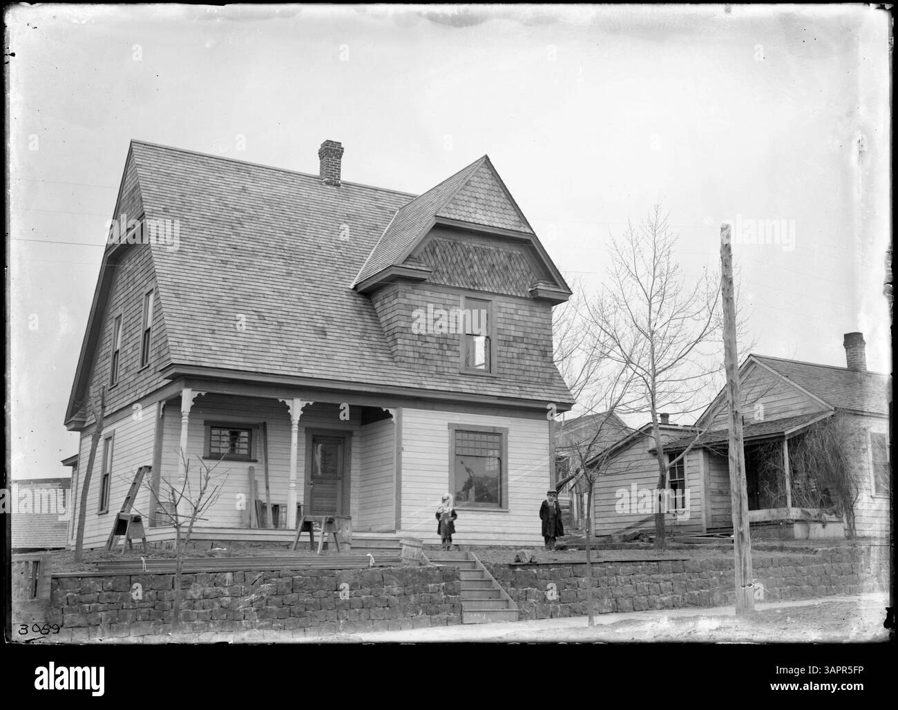 Image of Pendleton residences in Oregon, captured by Lee Moorhouse for ...