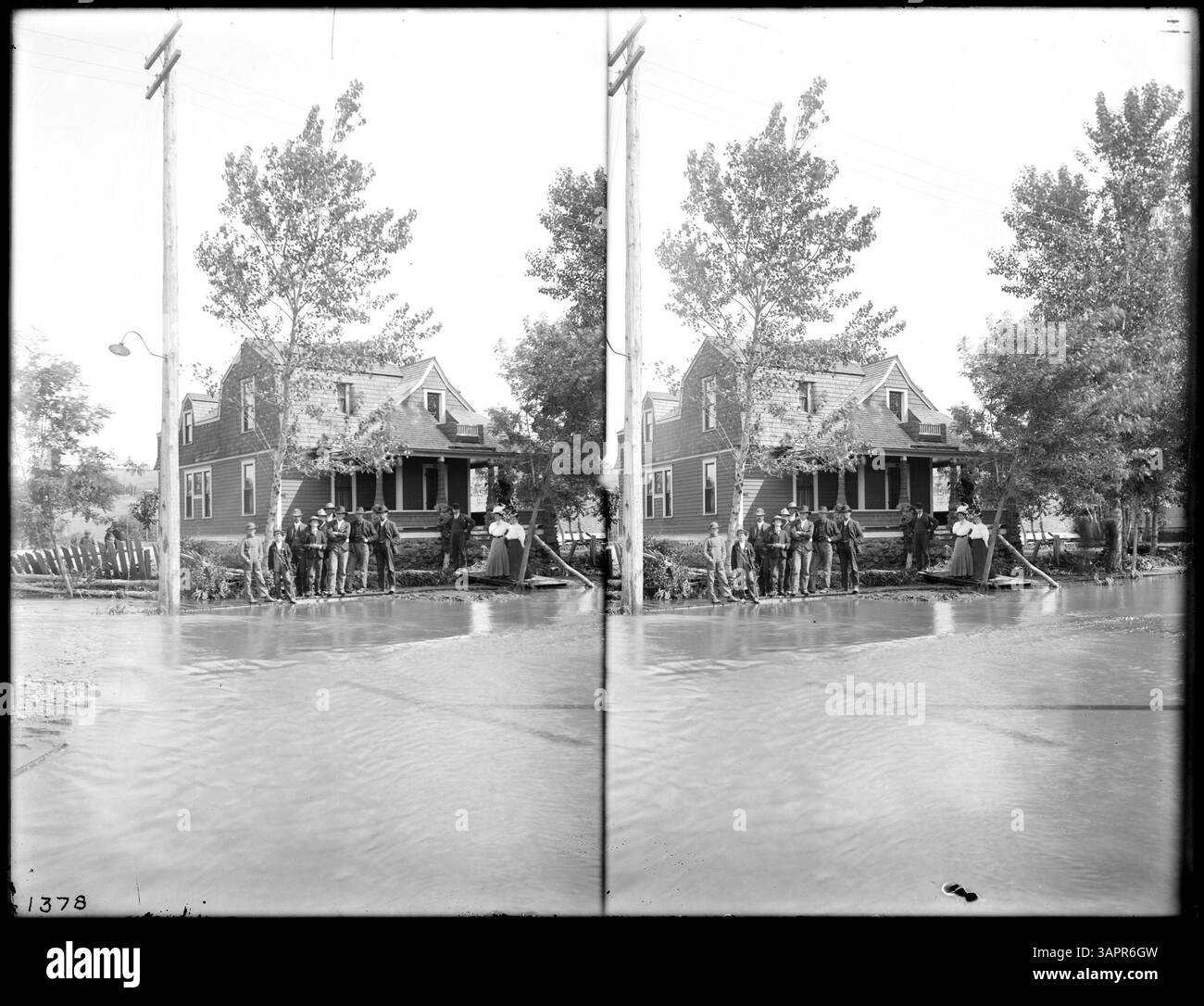 Stereo photograph by Lee Moorhouse of the Umatilla River flood in ...