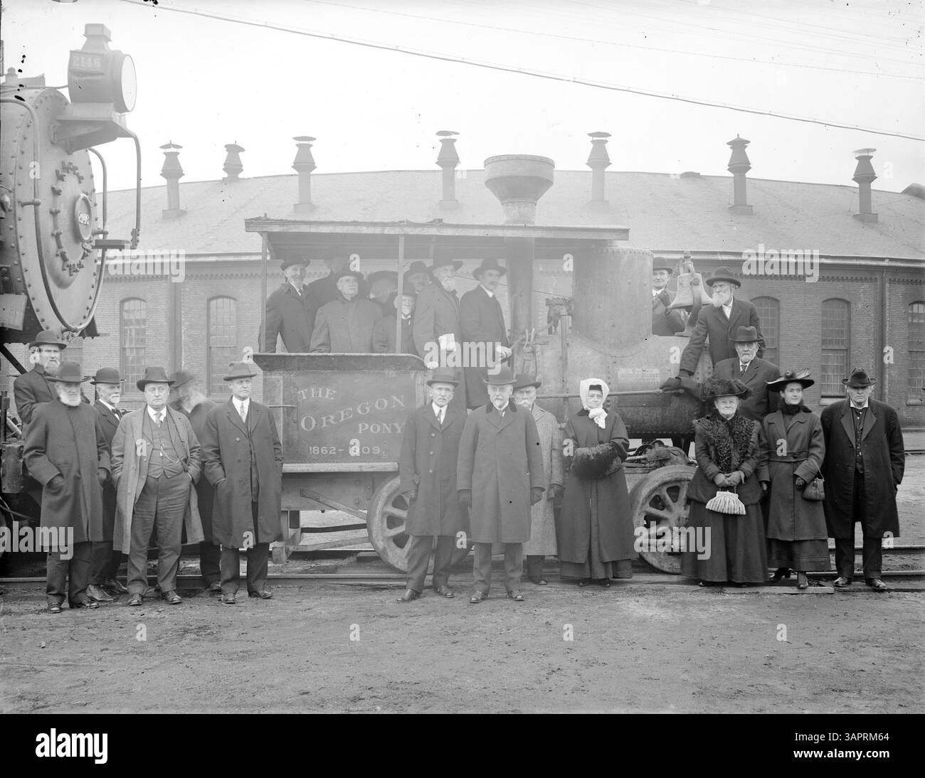 This photograph, PH037 P1773, features a group of Oregon pioneers ...