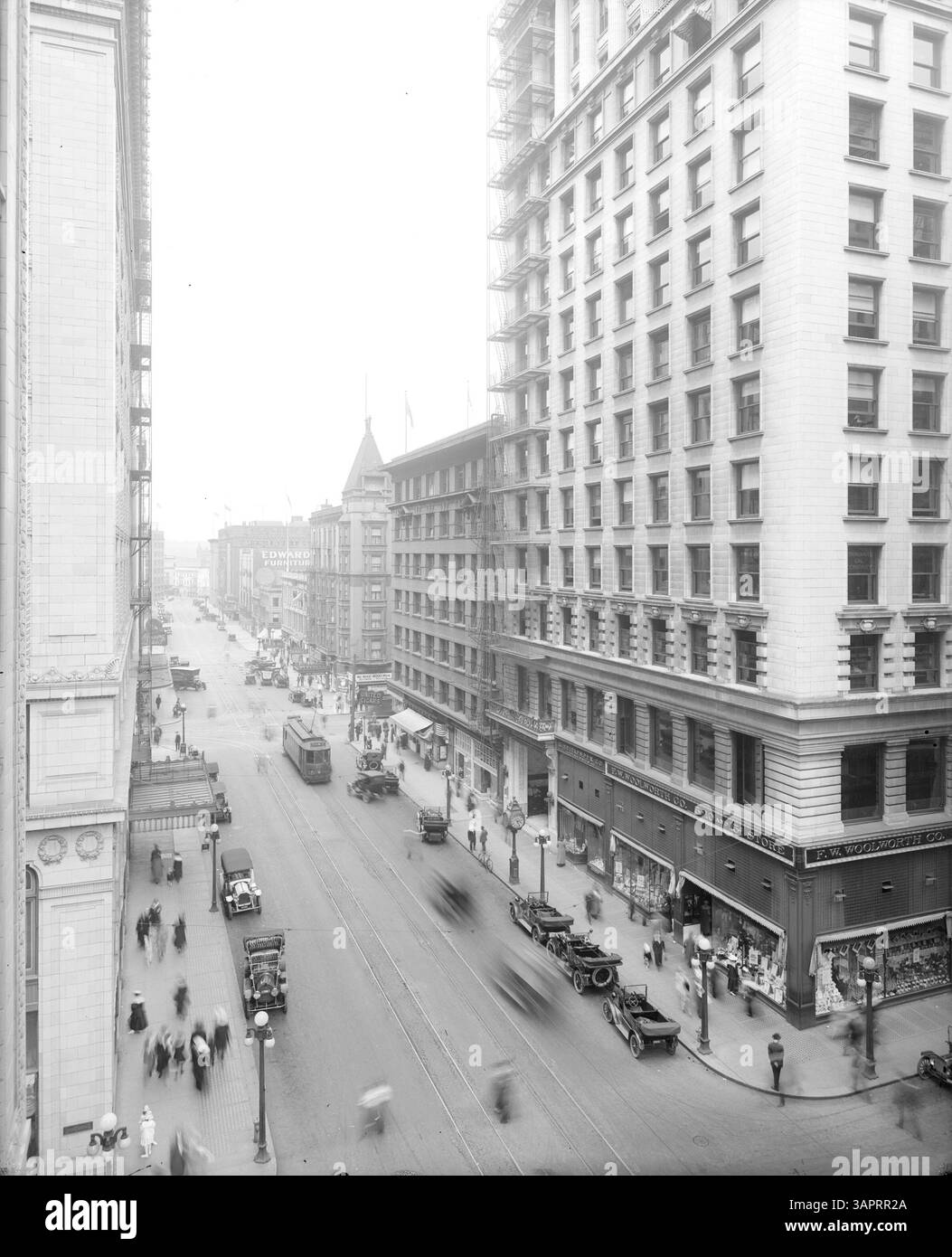 Portland oregon street scene Black and White Stock Photos & Images - Alamy