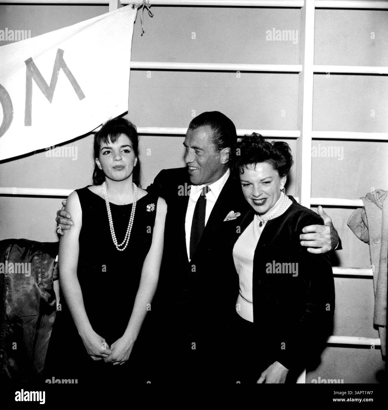 Jan. 1, 2011 - LIZA MINNELLI AND MOM JUDY GARLAND WITH ED SULLIVAN ...