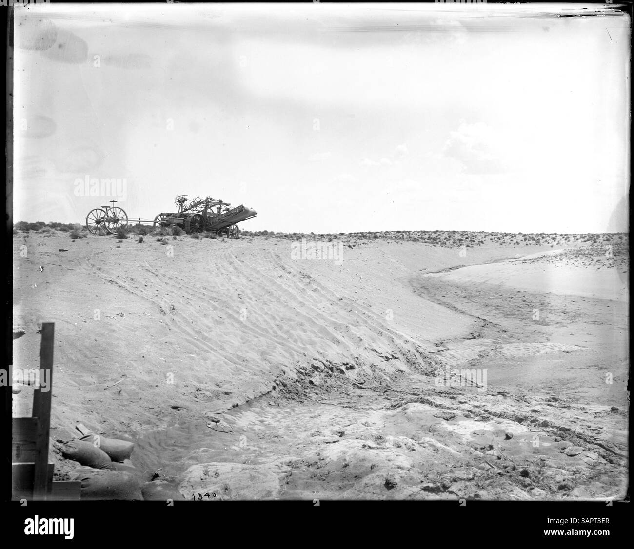 PH036 1340 depicts farm machinery near the Hinkle irrigation canal ...