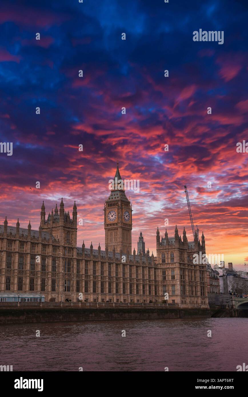 Elizabeth Tower and Palace of Westminster at Sunset in London Stock ...